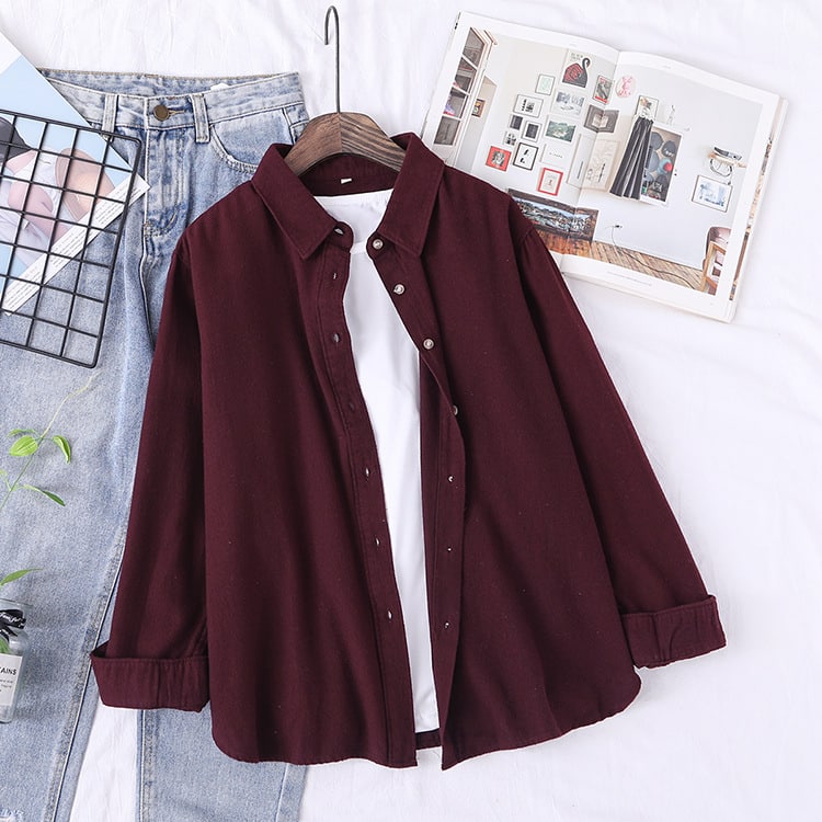 MAROON BUTTON DOWN SHIRT WITH ICE BLUE MOM JEANS WITH INNER – Ewardrobe